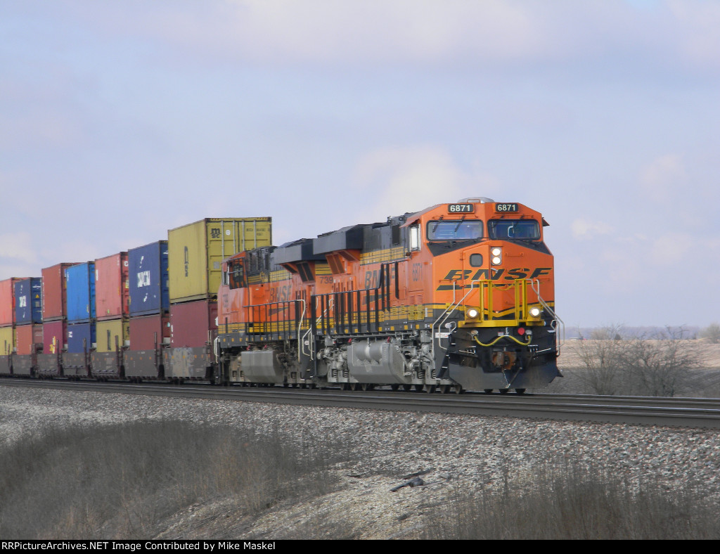 BNSF 6871